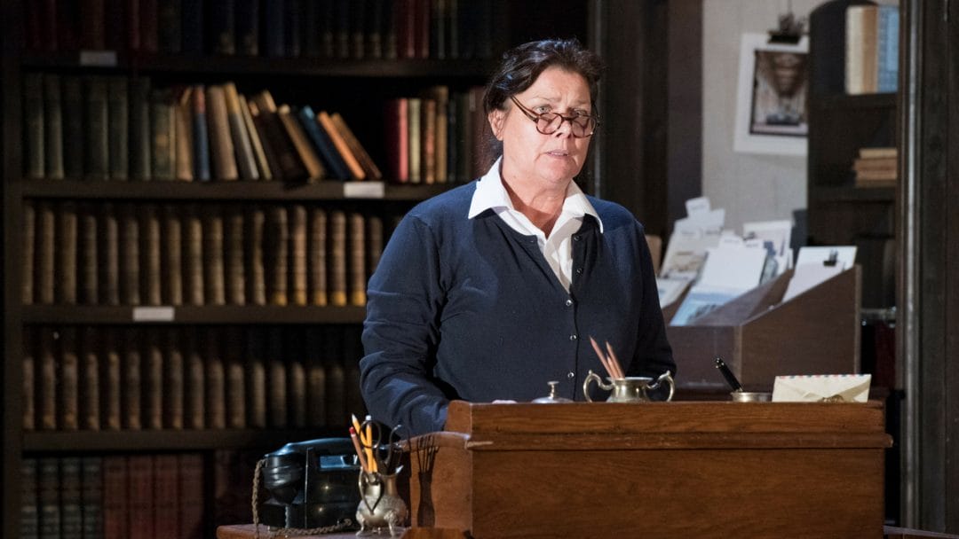 Interview: Fiona Bruce on 84 Charing Cross Road - Theatre Weekly