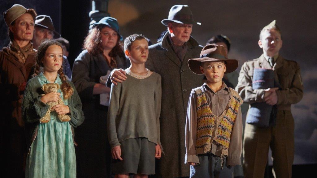 An Inspector Calls UK and Ireland Tour Cast Announced