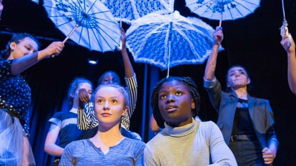 Stars Come Out To Support Shakespeare School Foundation - Theatre Weekly