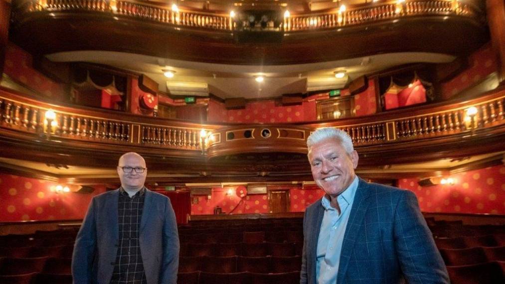 Crossroads Live Acquires The World’s Biggest Pantomime Producer- Qdos ...