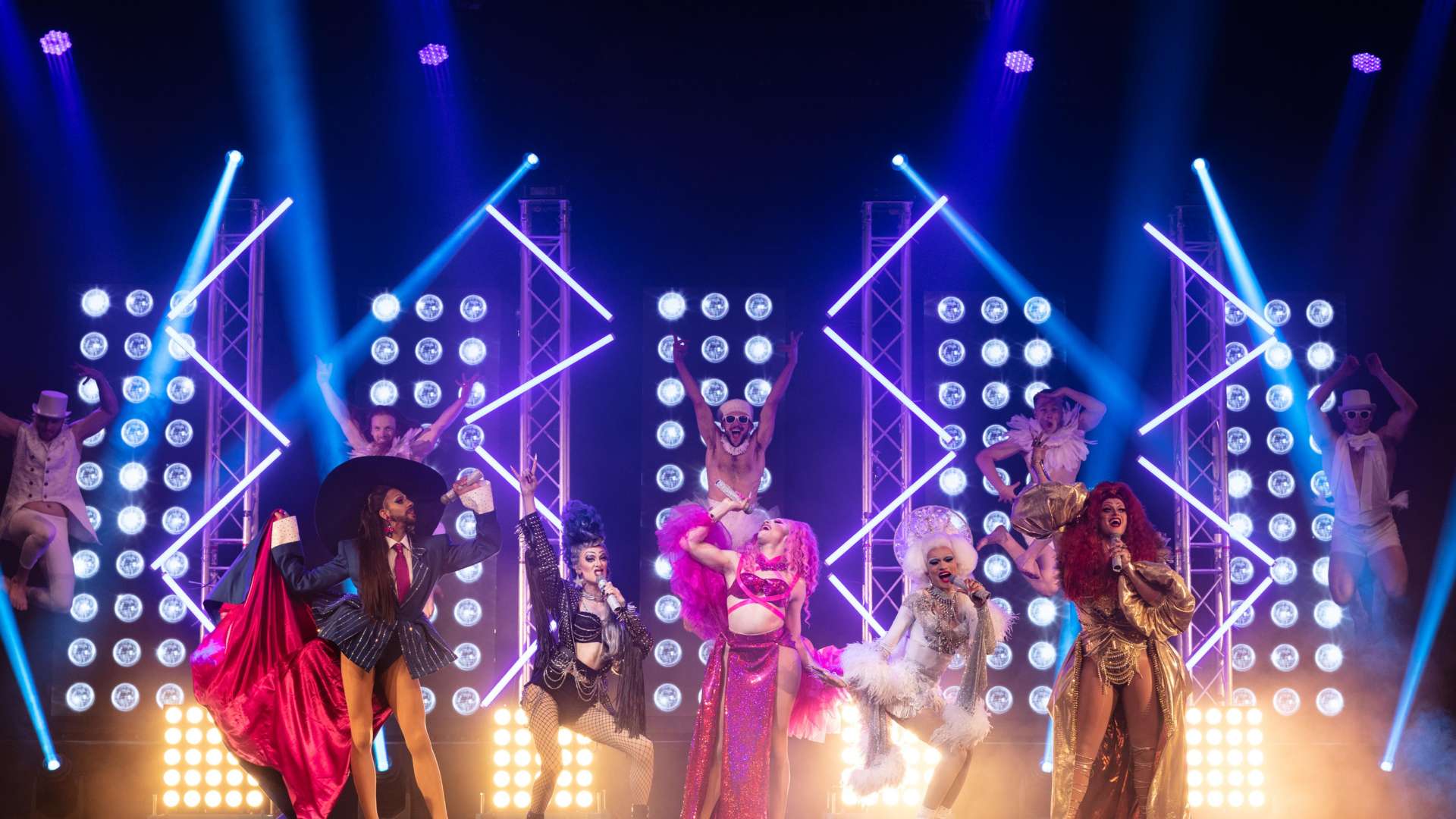 Review: Queenz The Show With Balls at The Arts Theatre - Theatre Weekly
