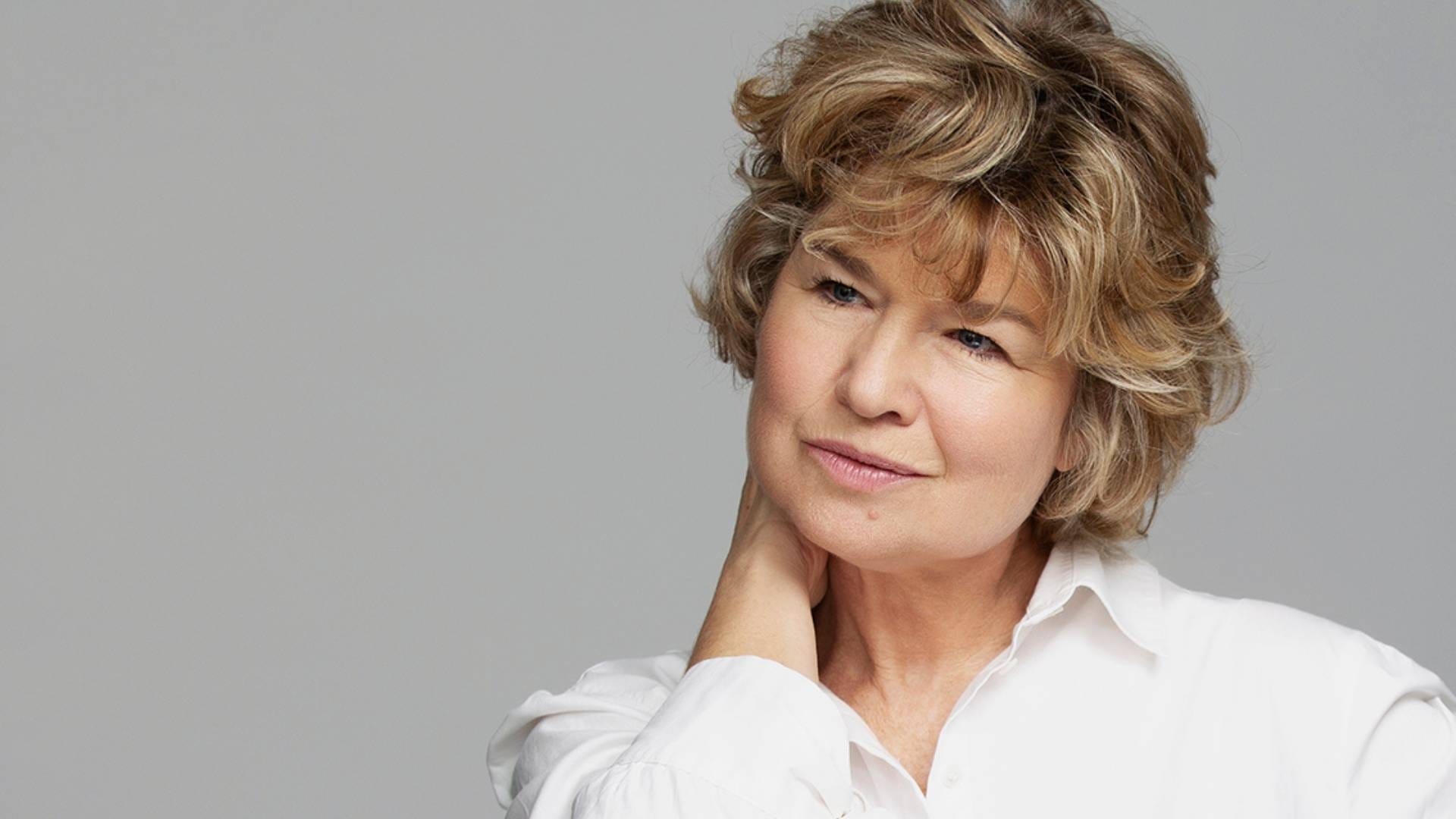 Issy van Randwyck and Nick Waring head the cast in Noël Coward’s Hay ...