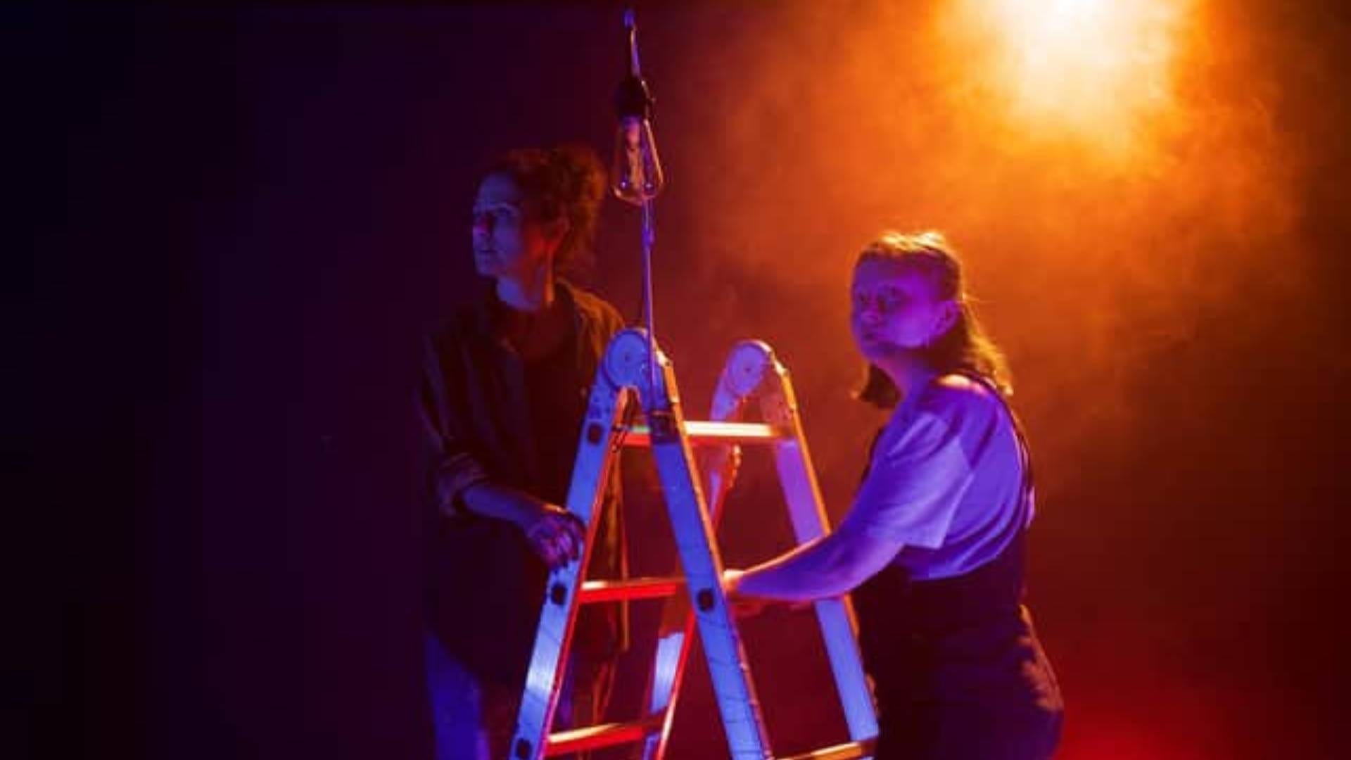 Edinburgh Review: Hive at Assembly Roxy - Theatre Weekly