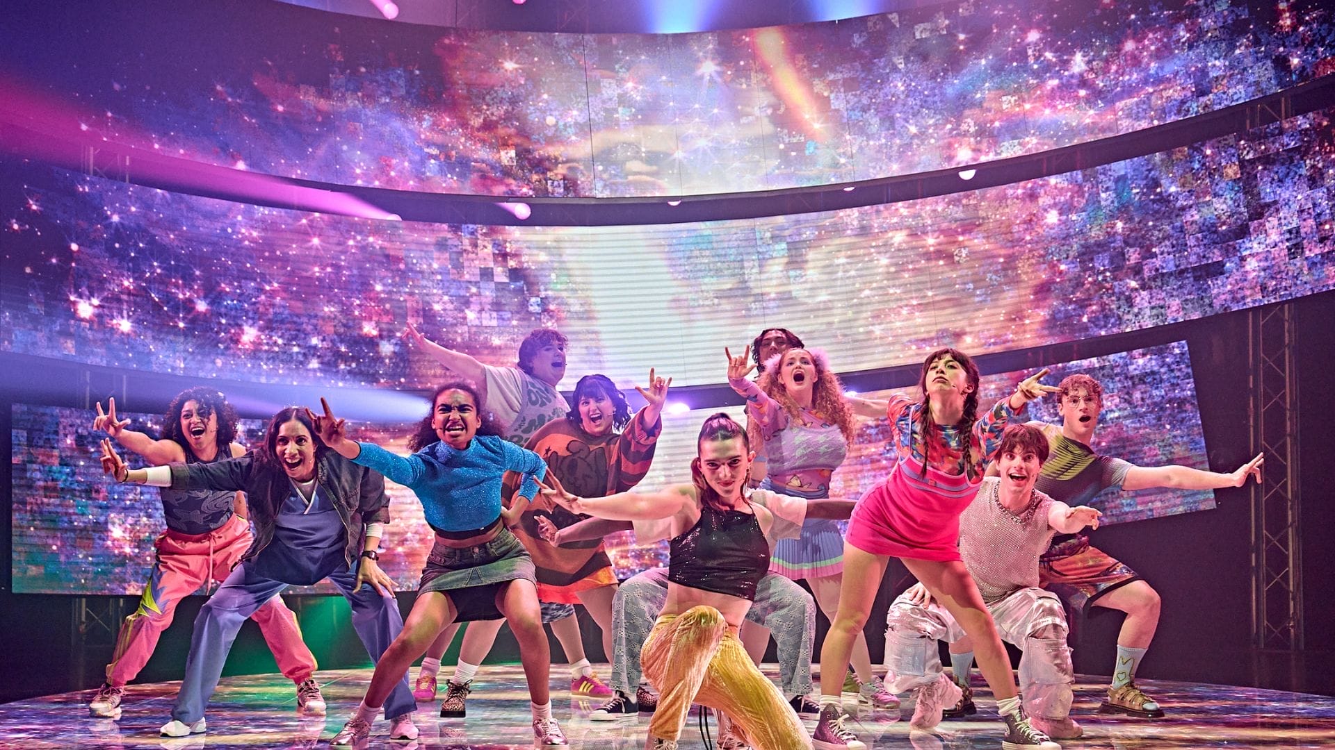 Review: Fangirls at the Lyric Hammersmith - Theatre Weekly
