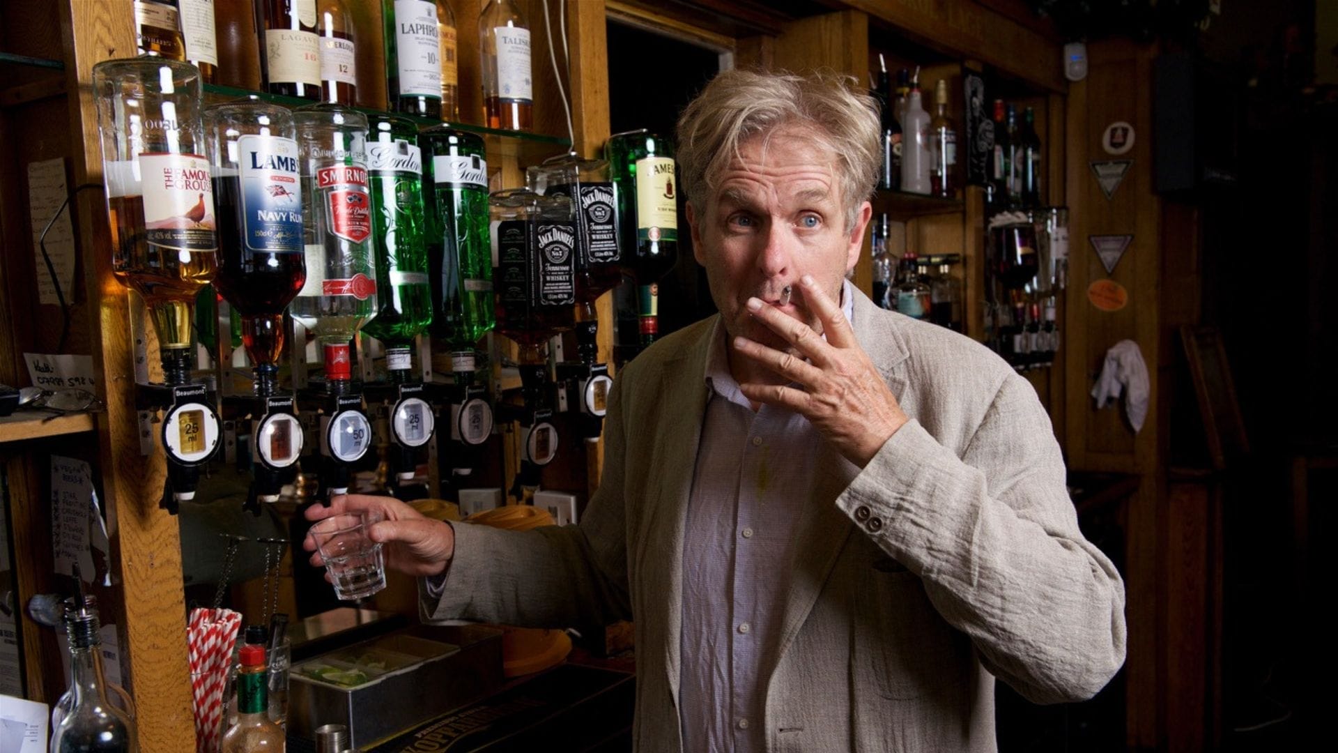 Robert Bathurst to return in his award-winning role in Jeffrey Bernard is Unwell - Theatre Weekly